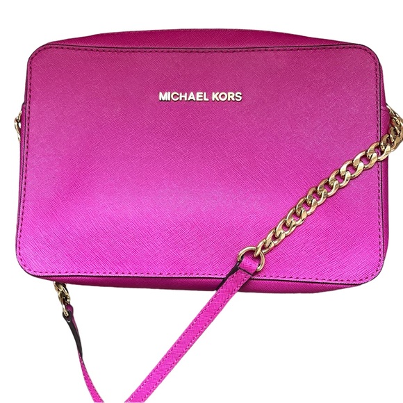 Michael Kors | Bags | Michael Kors Hot Pink Crossbody Leather Bag ...